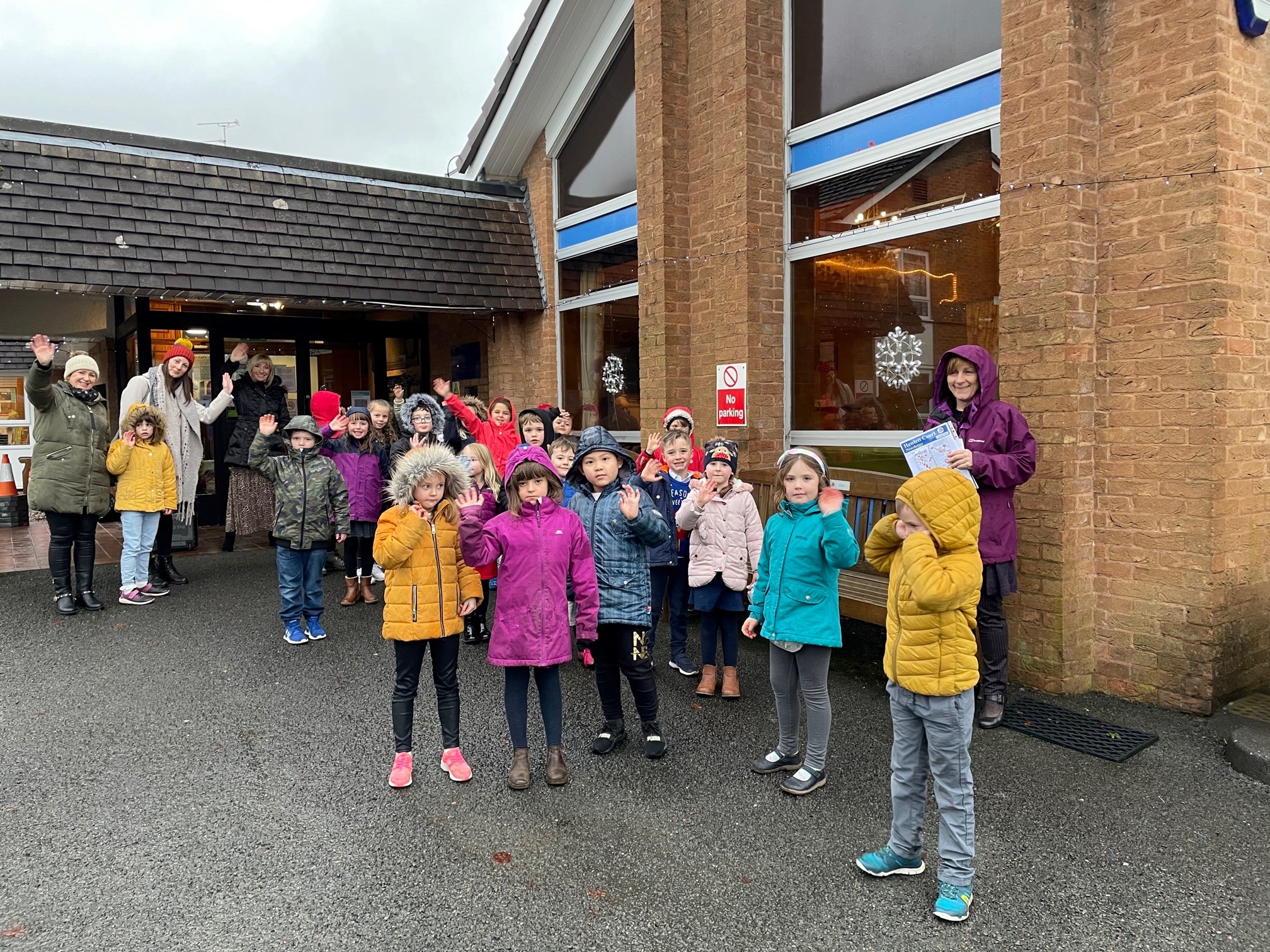 Holcombe Brook Primary School sing carols | ELMC